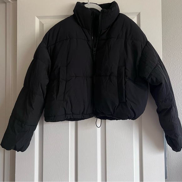 H&M | Jackets & Coats | Black Cropped Puffer Jacket | Poshmark